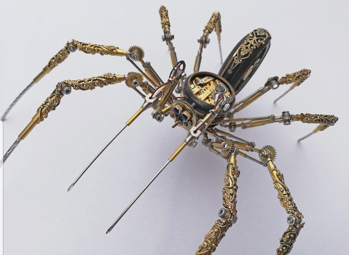 **PICTURES**STEAMPUNK *** Artist Crafts Intricate Steampunk Spider ...